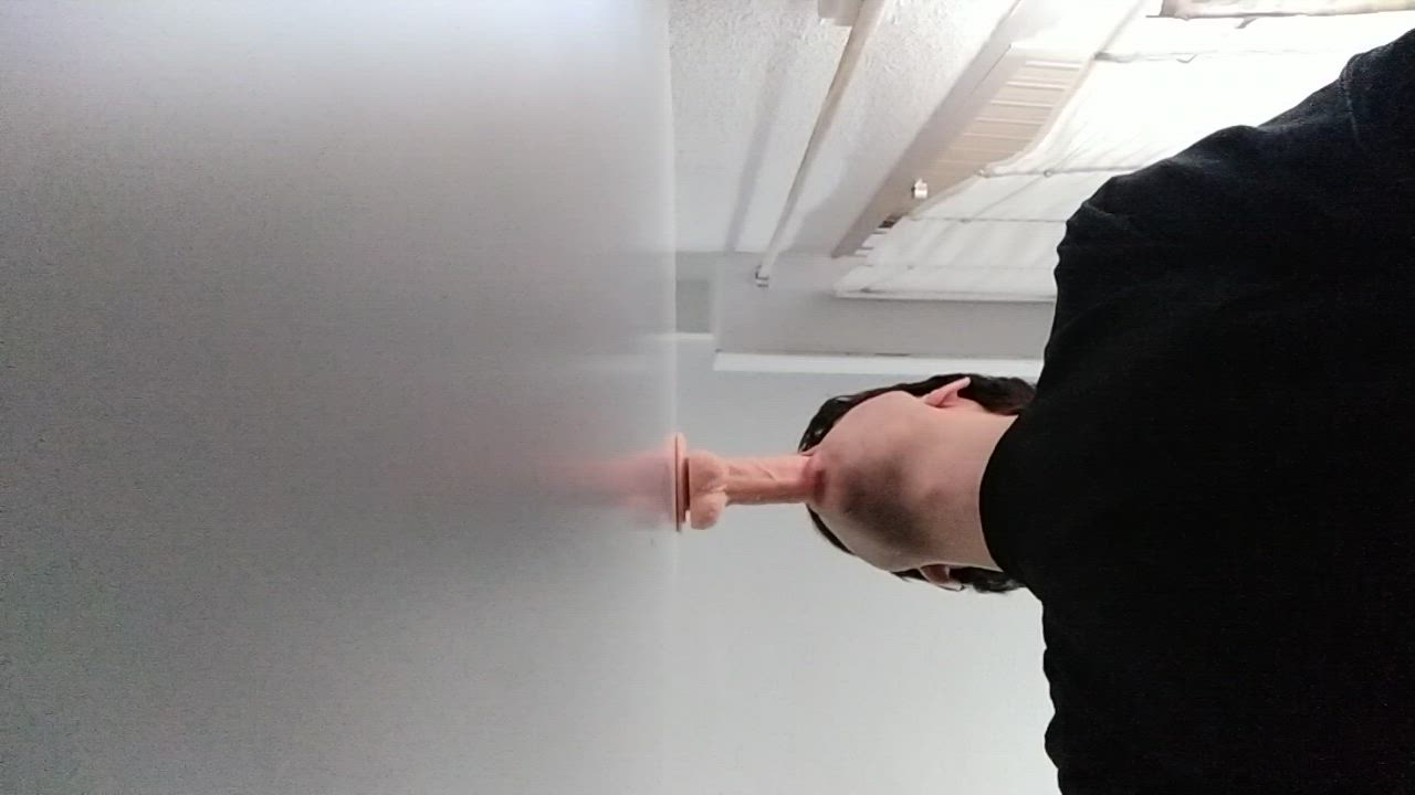 Practicing Deepthroat 😝 Scrolller