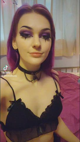 Would you lay down with me? 🤔 | Scrolller