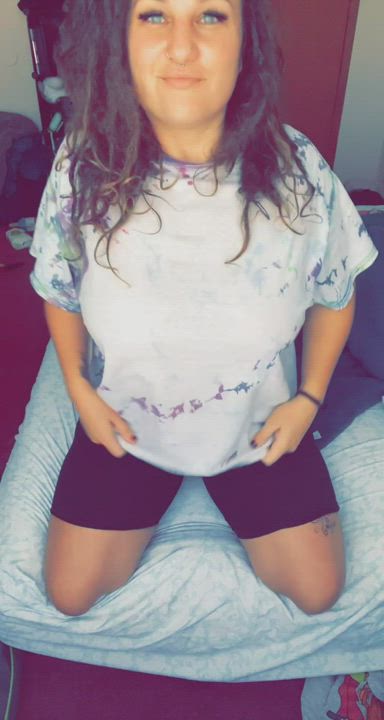 first titty drop 🥴🥴 | Scrolller