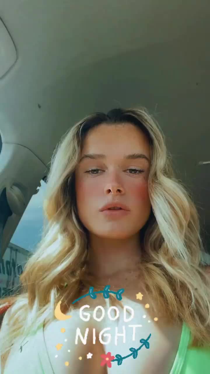 Ashlyn Clint | Scrolller