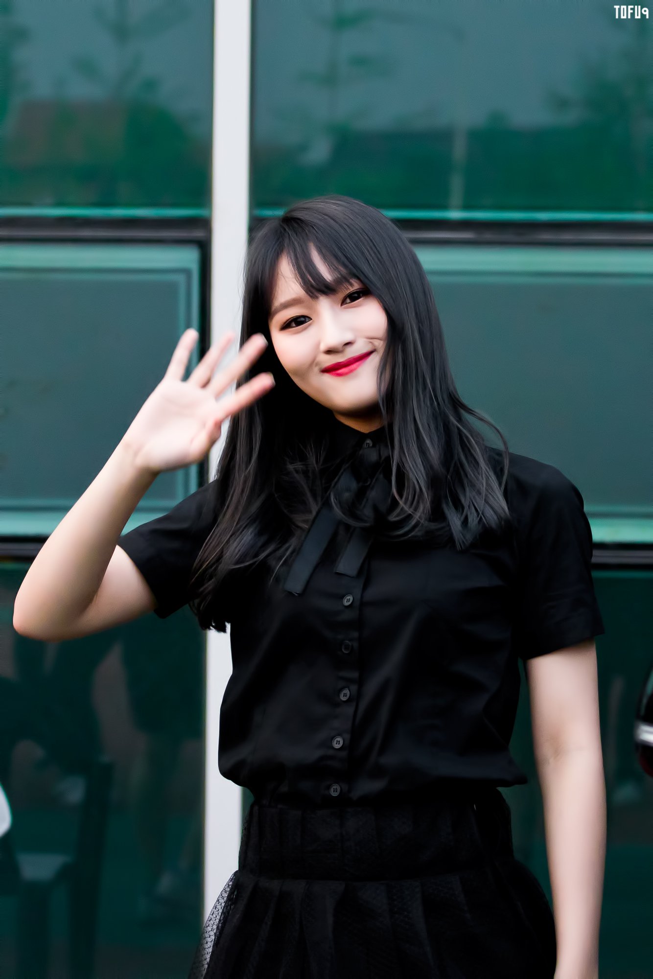 170704 Siyeon | Scrolller