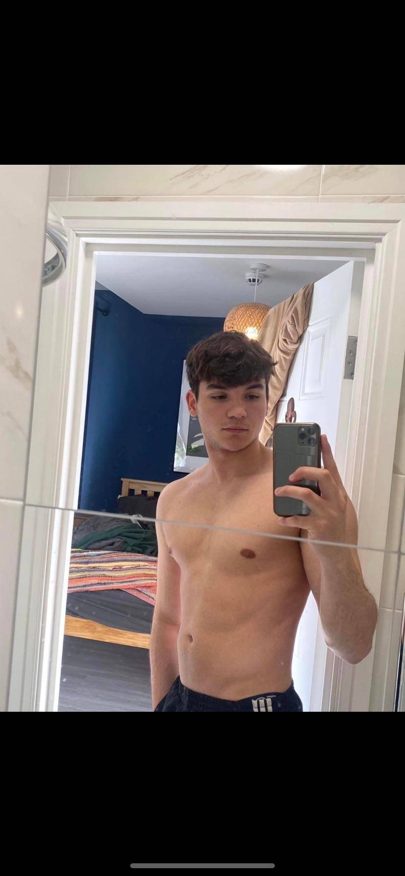 20 us Snap: alvaro_perez595 Milán? | Scrolller