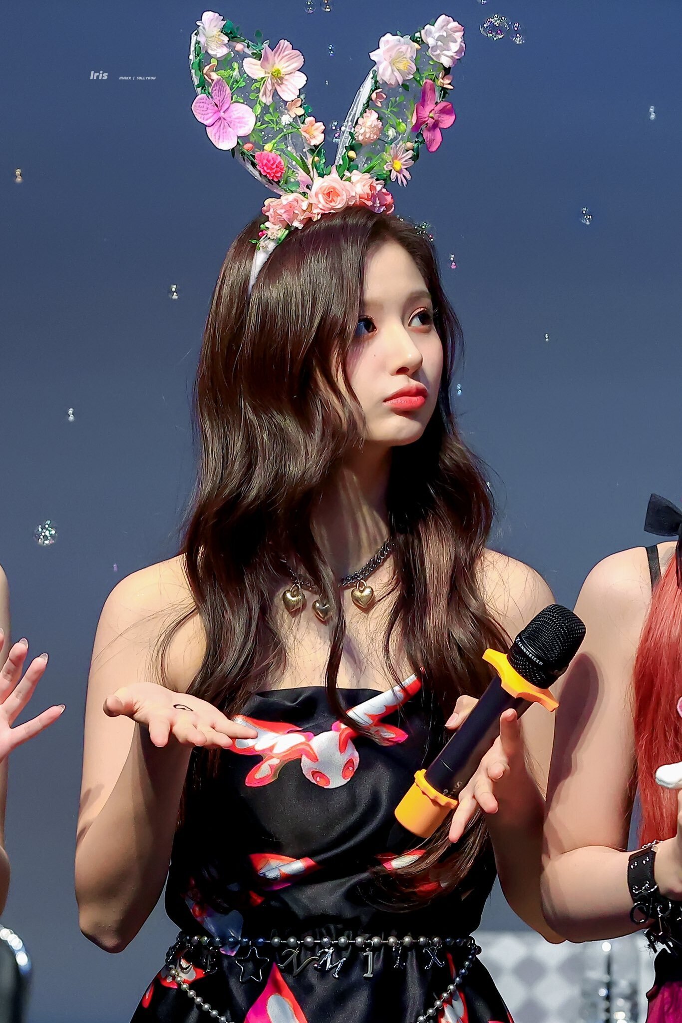 221002 Sullyoon | Scrolller