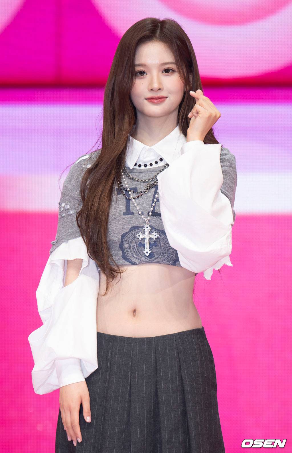 Sullyoon | Pictures | Scrolller