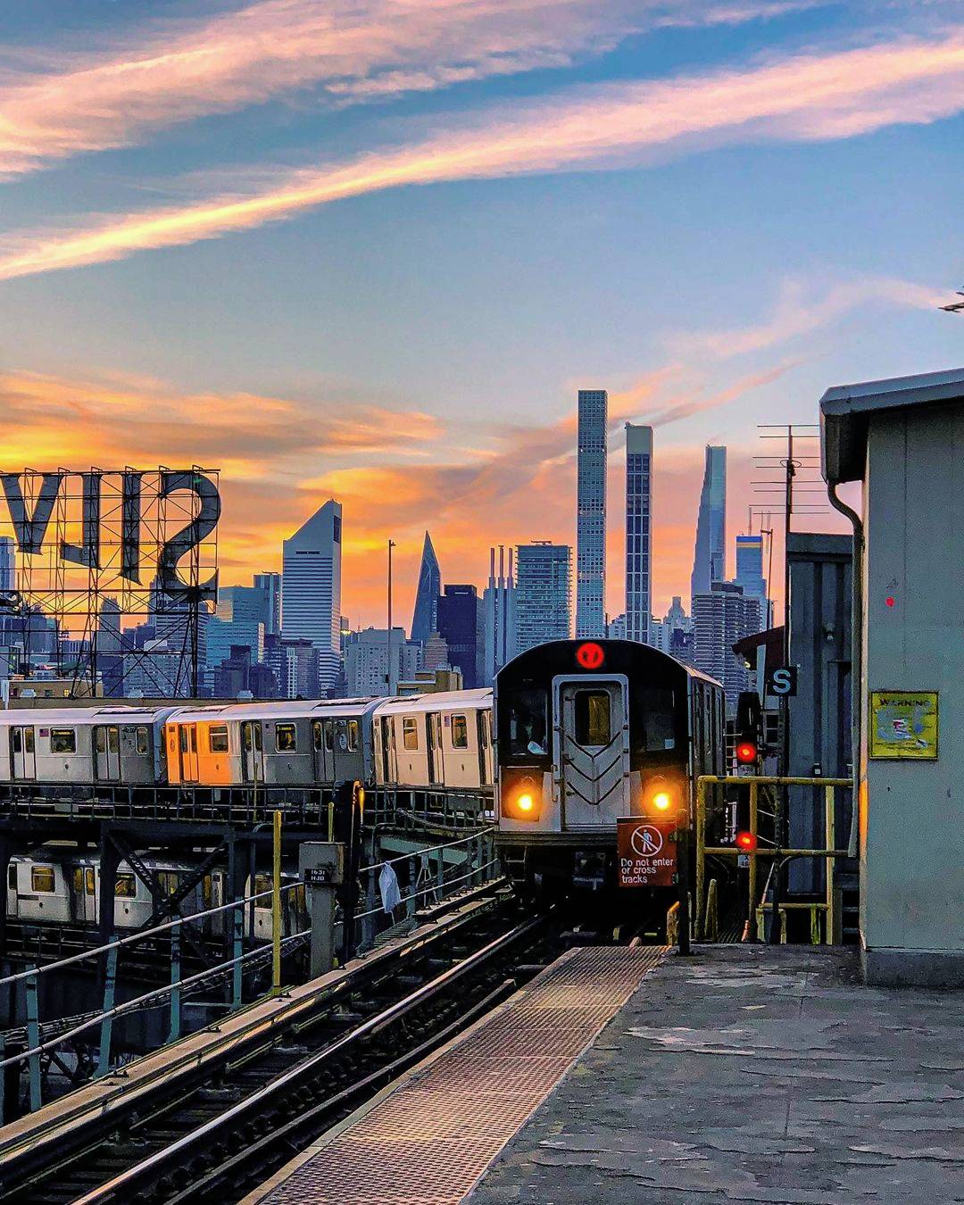 7 Train - Queensboro Plaza Station, Queens, NY | Scrolller