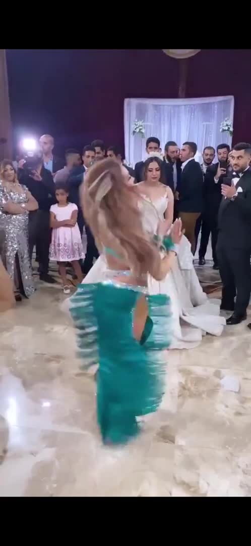 A belly dancer destroyed the bride at her wedding, and look at those boys lol: | Scrolller