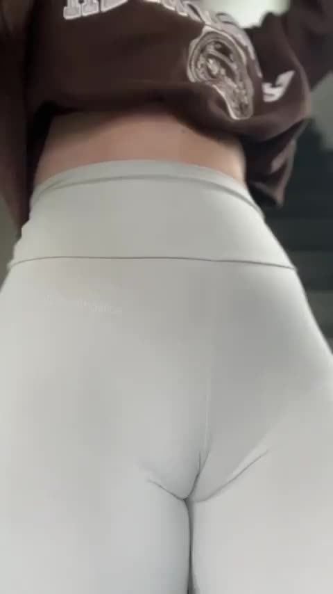 A closeup of my cameltoe today | Scrolller