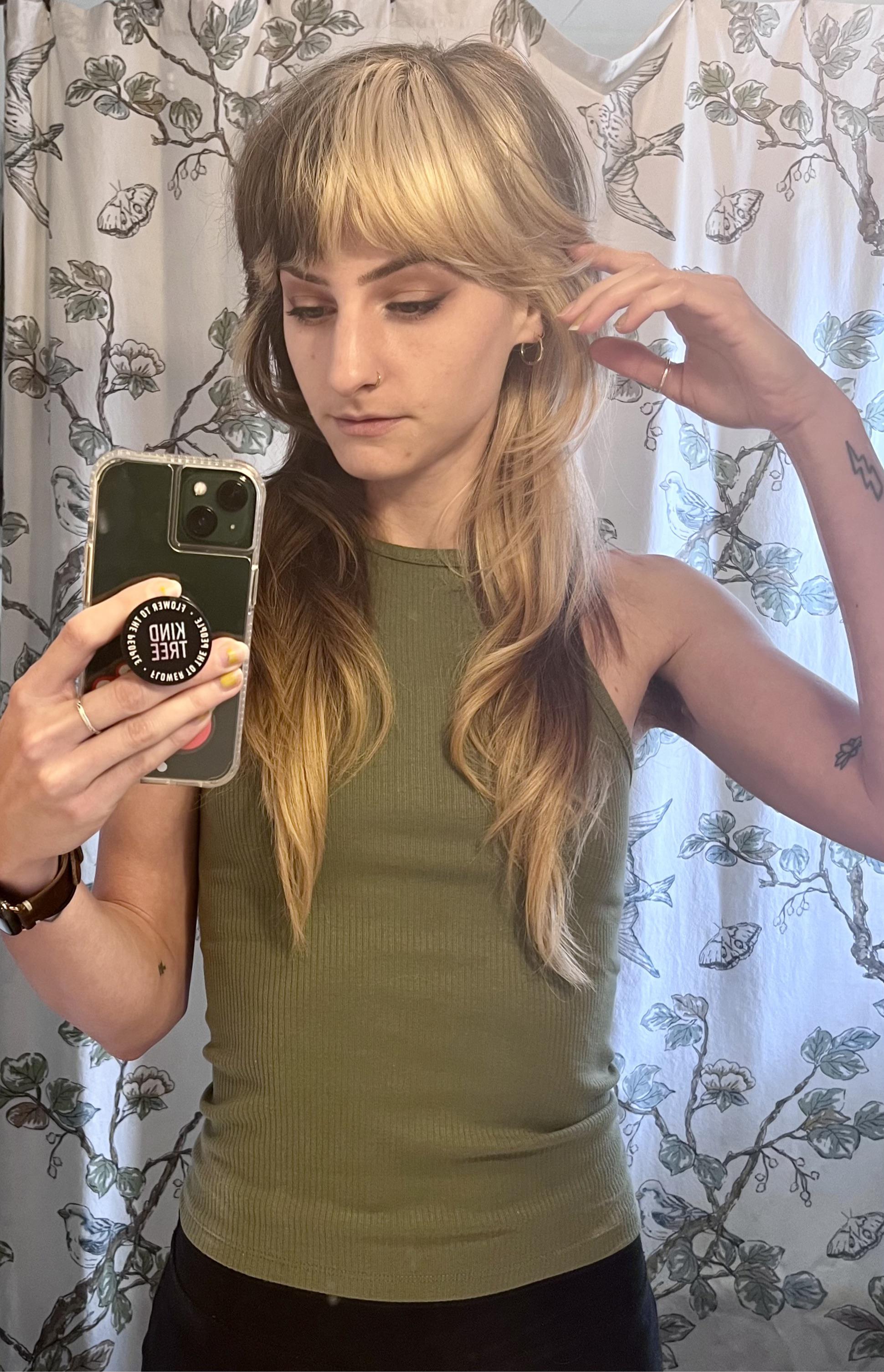 A lil peek at the fuzz | Scrolller