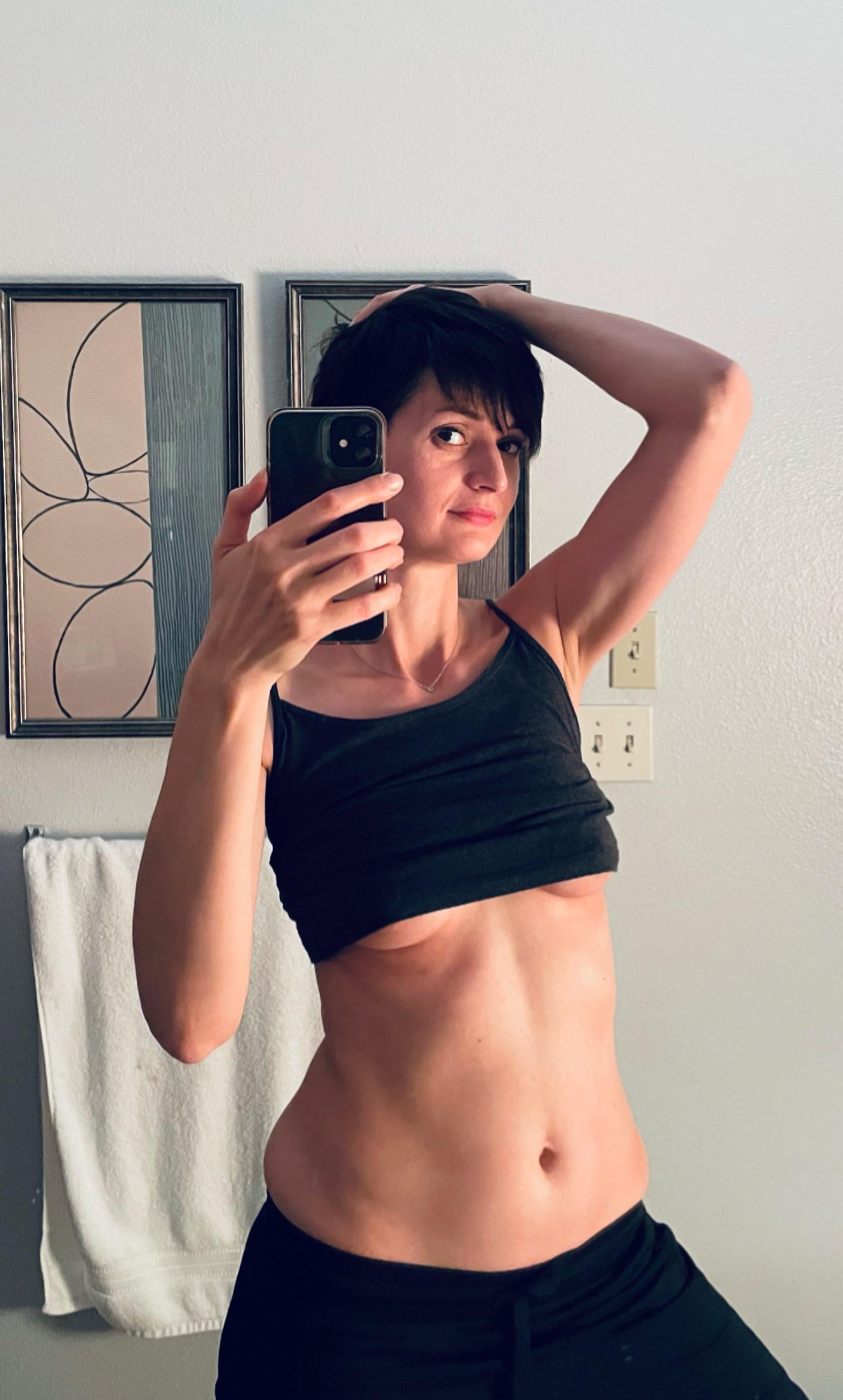 A quick selfie before shower | Scrolller