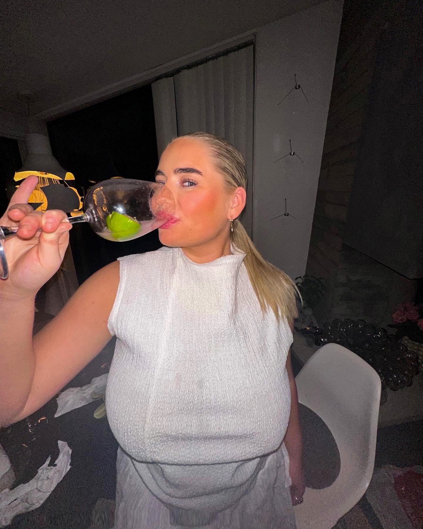 A shape that cannot be hidden | Scrolller