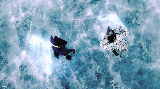 A very quick public flashing in the parking lot, because in the back the workers had some work ...