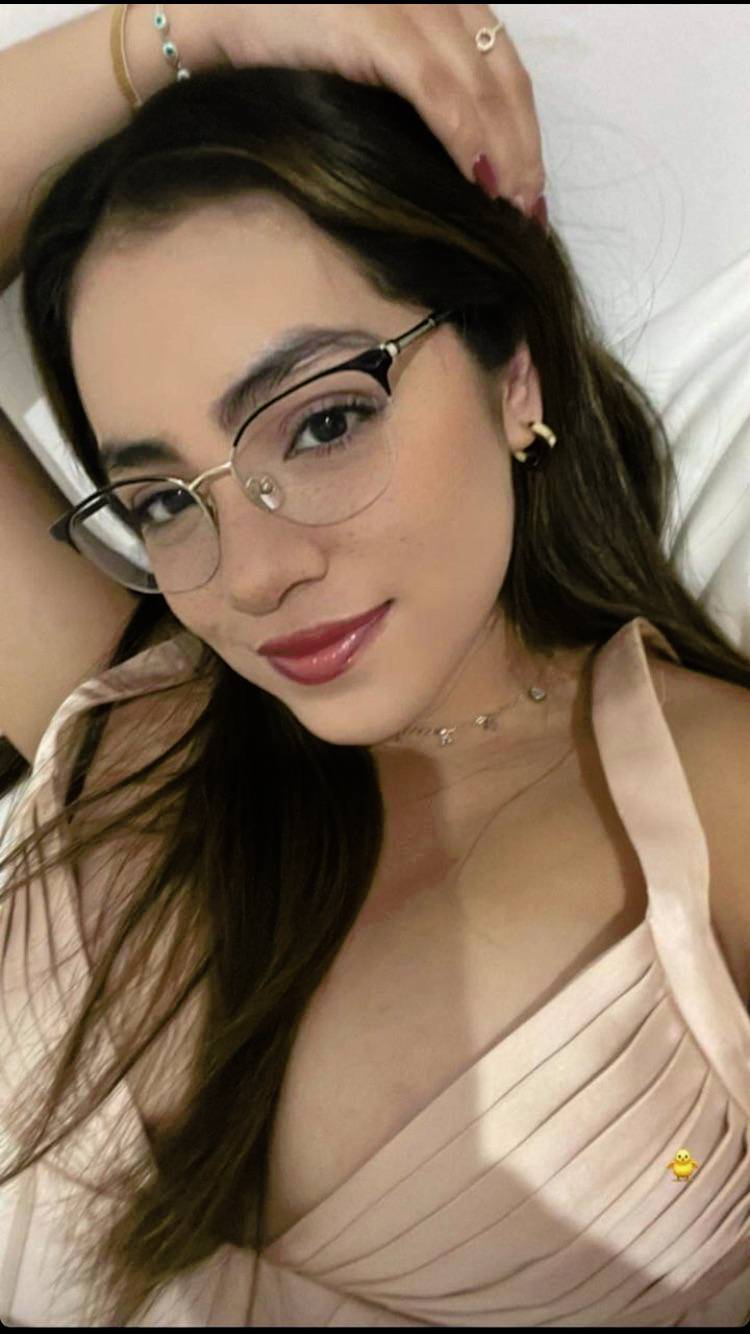 Actually gooning to this whore | Scrolller