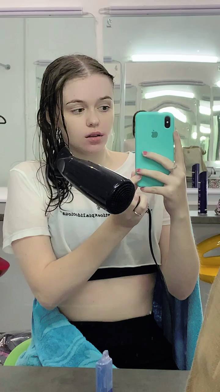 after shoot mirror selfie | Scrolller