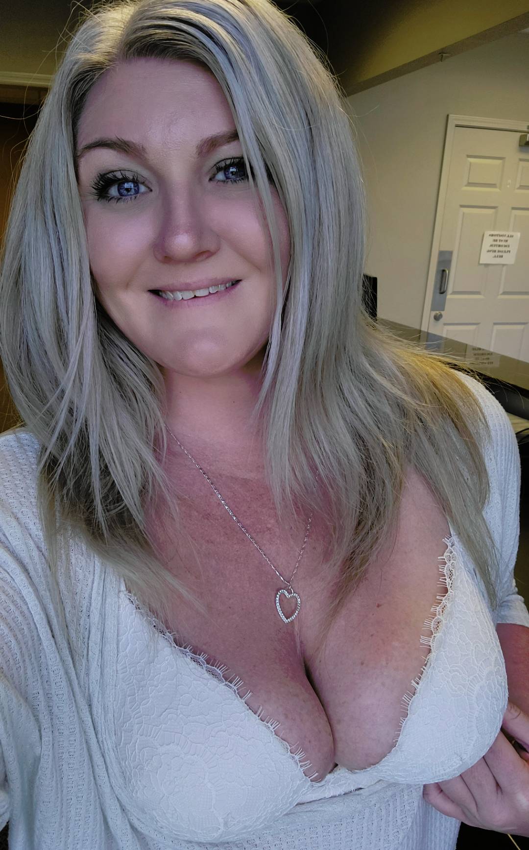 Afternoon break at work | Scrolller