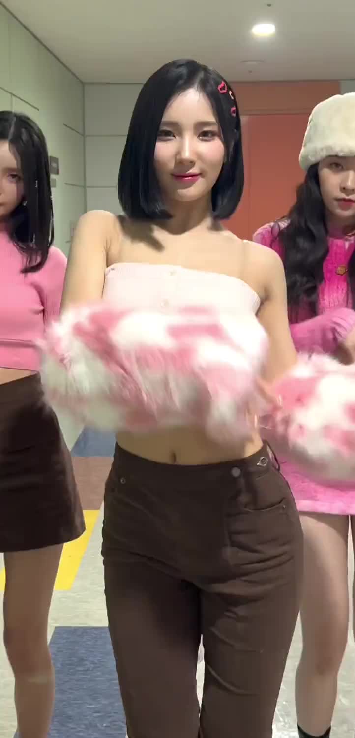 ALICE - Sohee | Scrolller