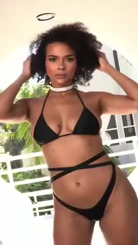 Alina Ali | Scrolller