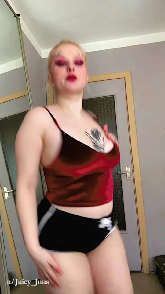 Always ready to show off my goodies | Scrolller