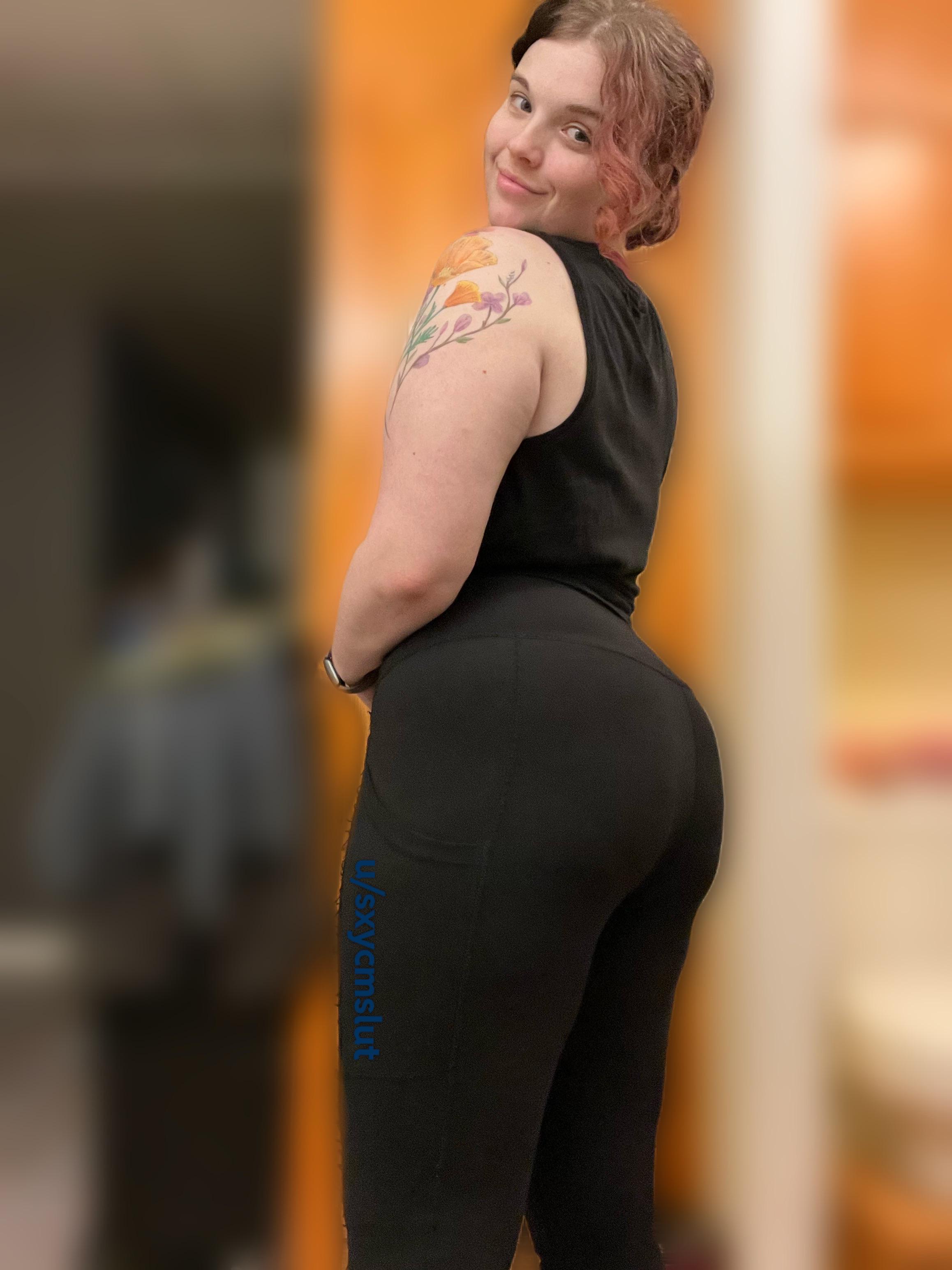 Big butt in all black | Scrolller