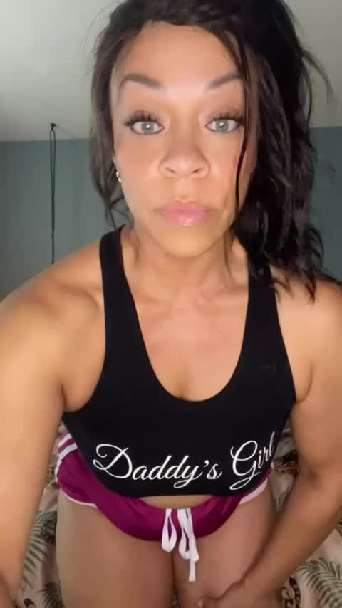 Am I Daddys girl ? | Scrolller