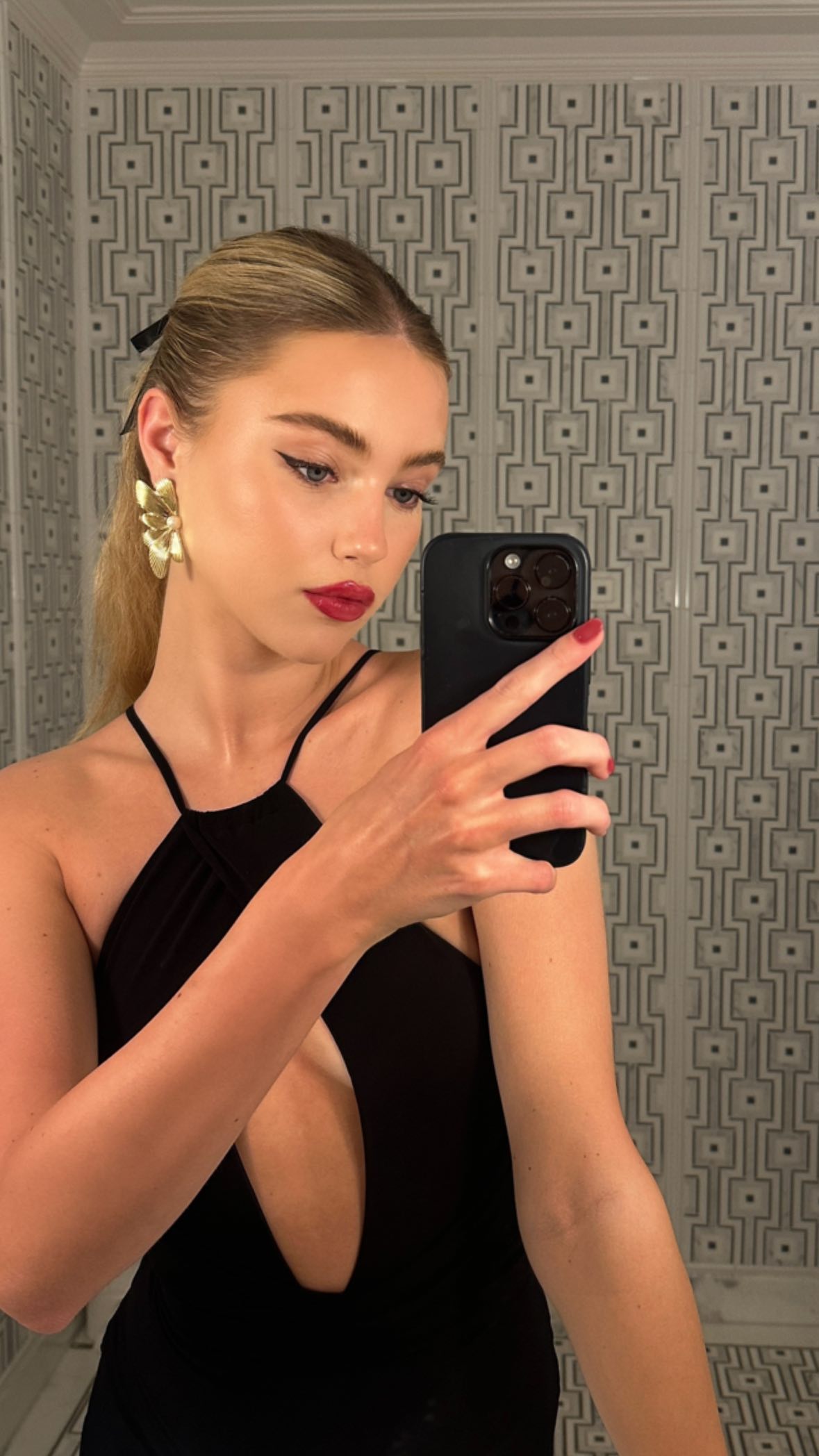 Annie Schröter [2023-09-27] | Scrolller