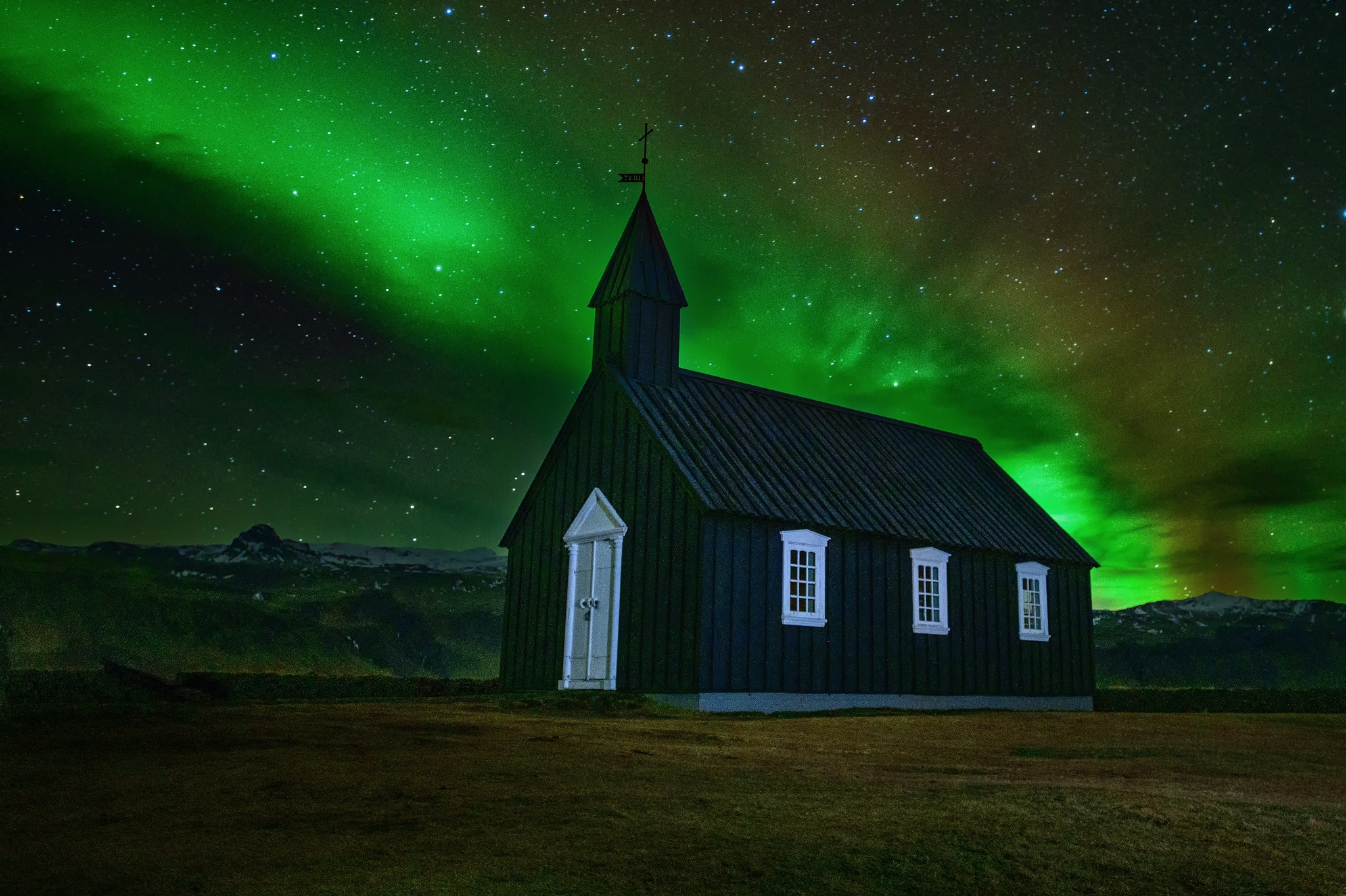 Another Black Church with Aurora | Scrolller