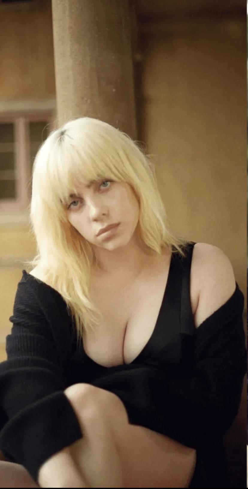 Another new outtake | Scrolller