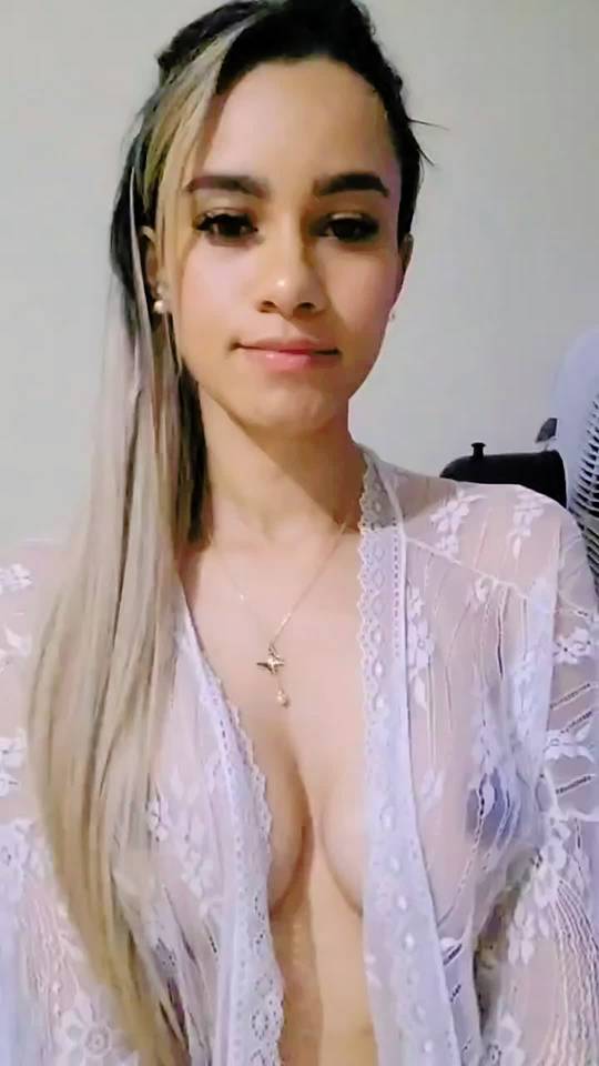 Any slaves to worship my tits today? | Scrolller