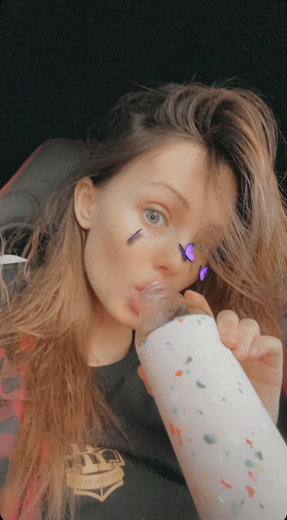 Apparently she’s feeling better | Scrolller