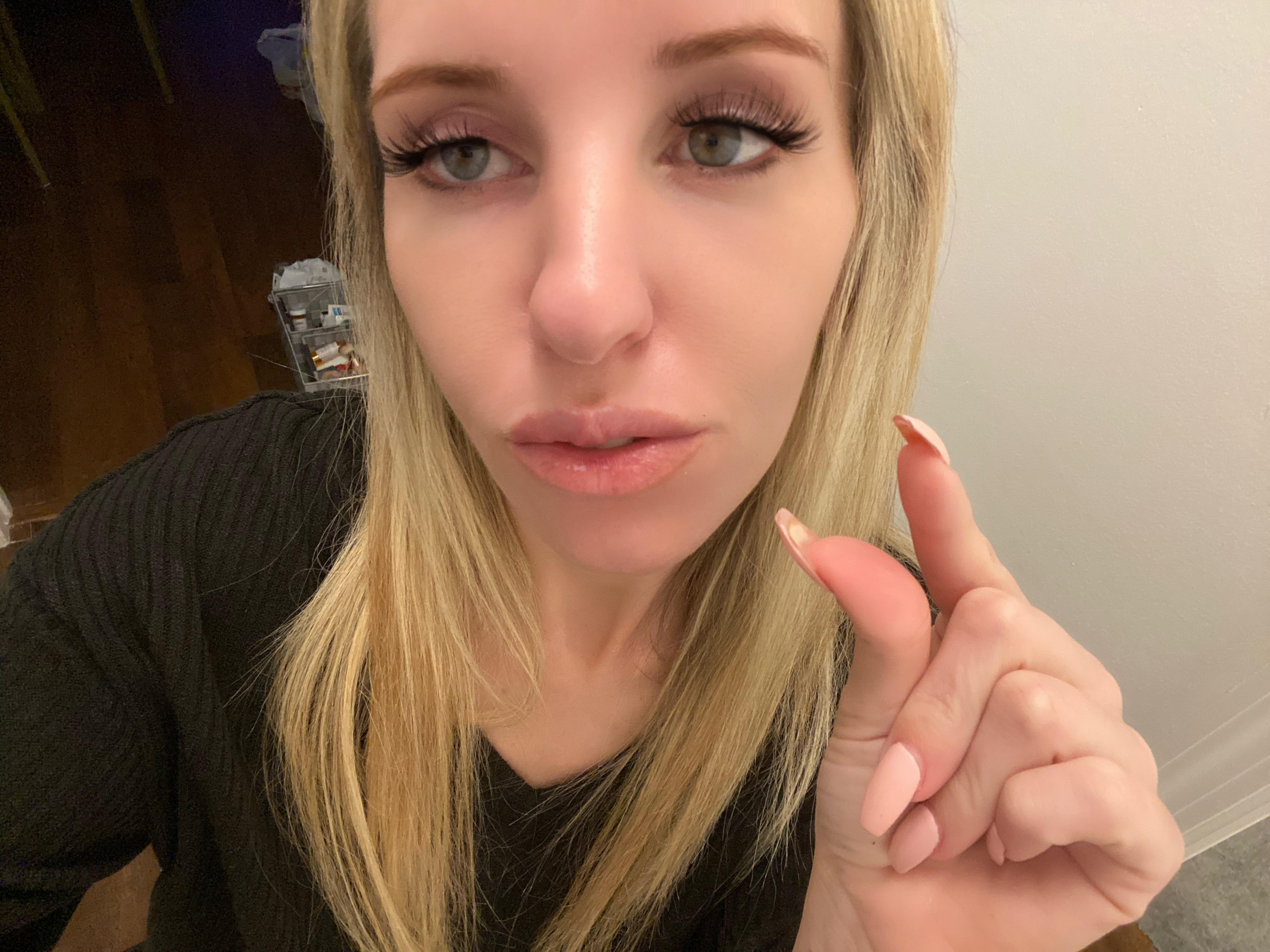 Approach to have me laugh at your tiny worthless penis 🤏🤏 | Scrolller