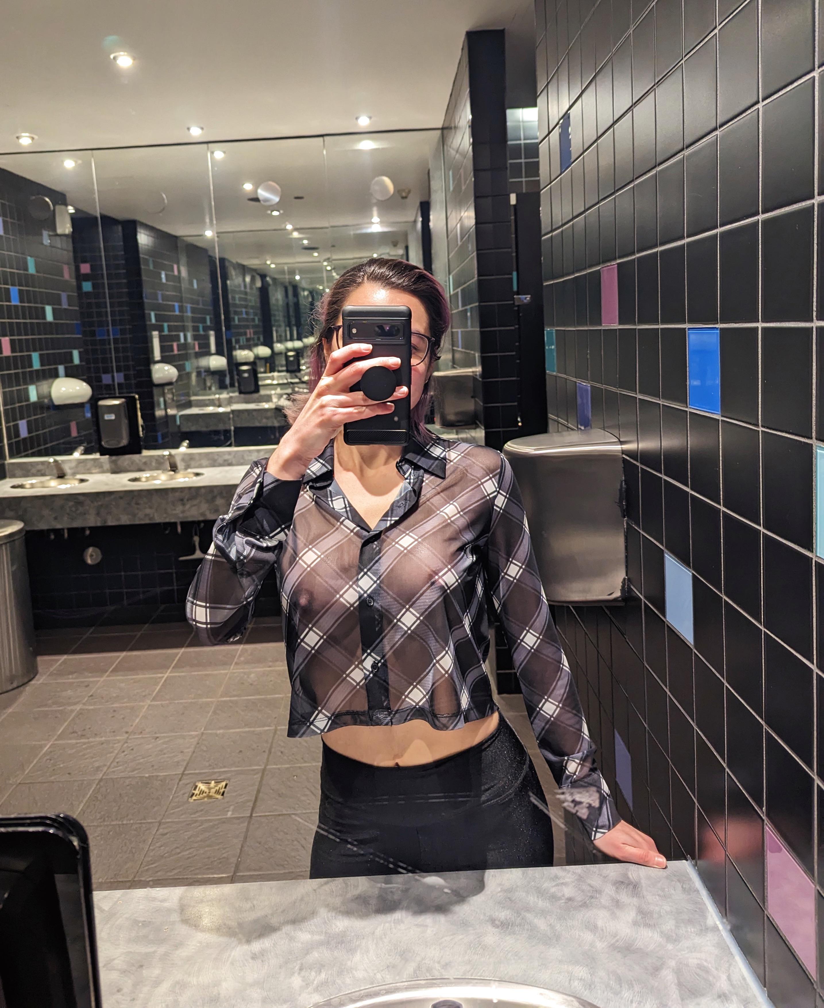 Appropriate outfit | Scrolller