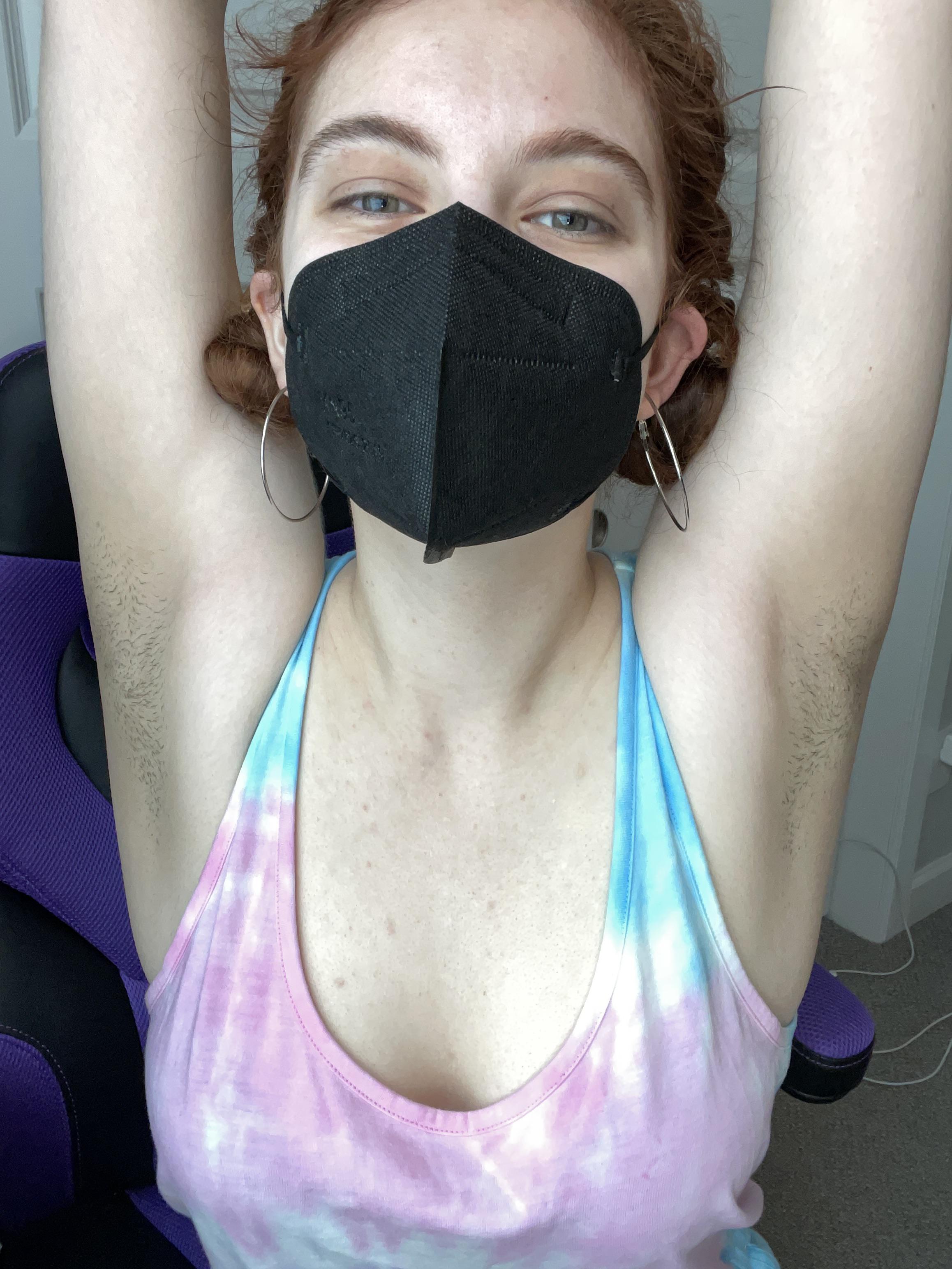 Arms up!! 🤗🤗 | Scrolller