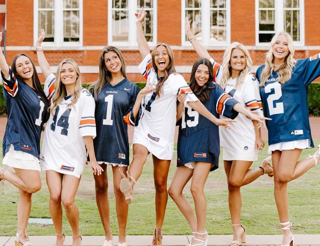 Auburn Gals.. | Scrolller