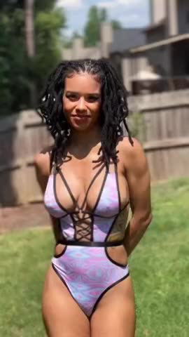 Ava Grey | Scrolller