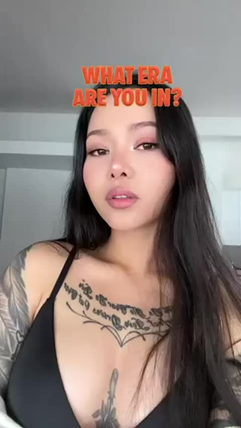 Babe in black | Scrolller