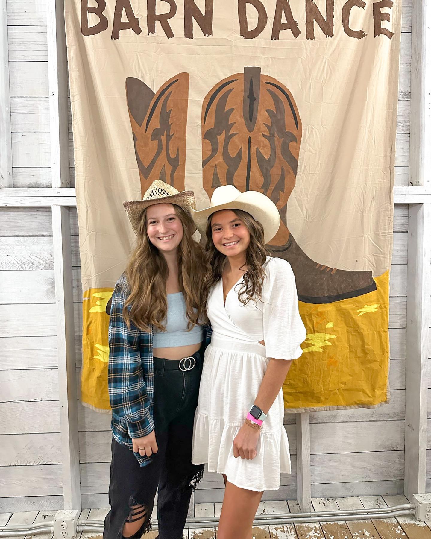 Barn Dance | Scrolller