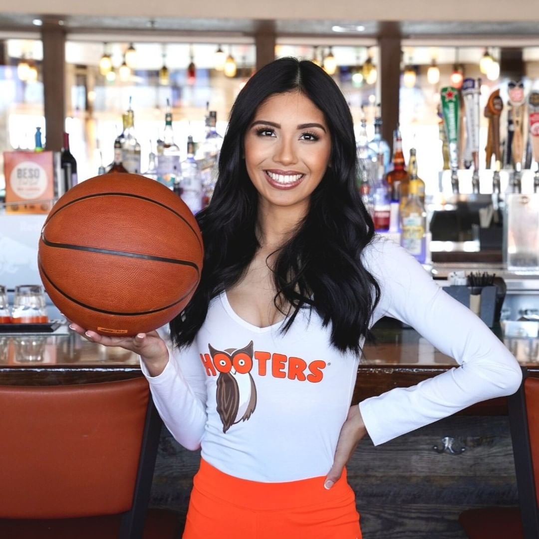 BASKETBALL makes US Happy! & HOOTERS make YOU Happy! So it’s a WIN-WIN! | Scrolller
