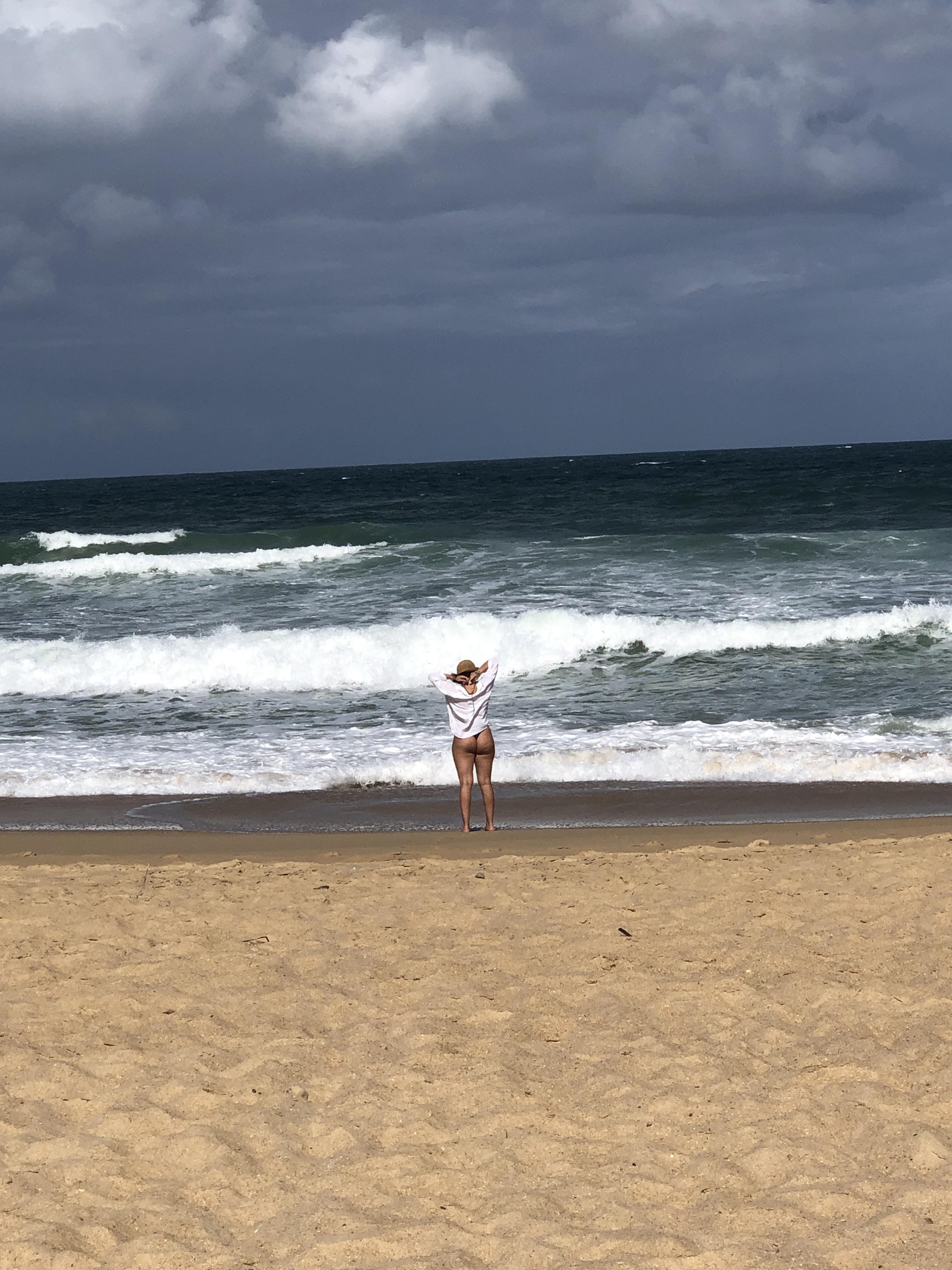 Beachy 🍑 | Scrolller