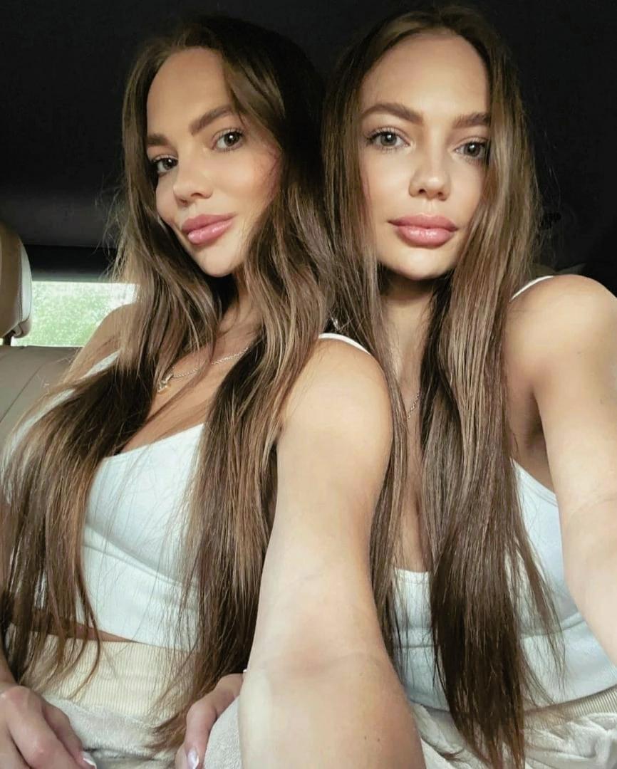 Beautiful twins | Scrolller