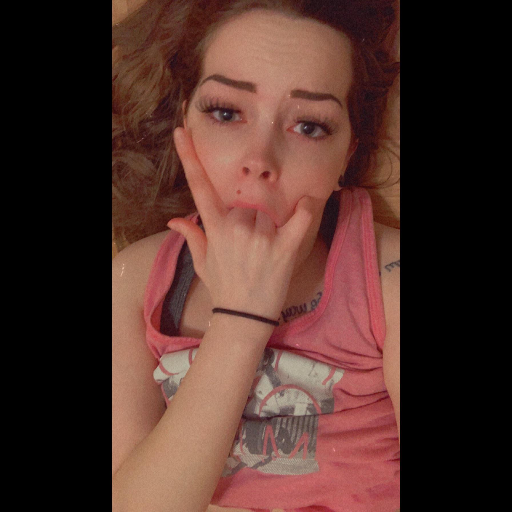 Being a good girl and gagging myself | Scrolller