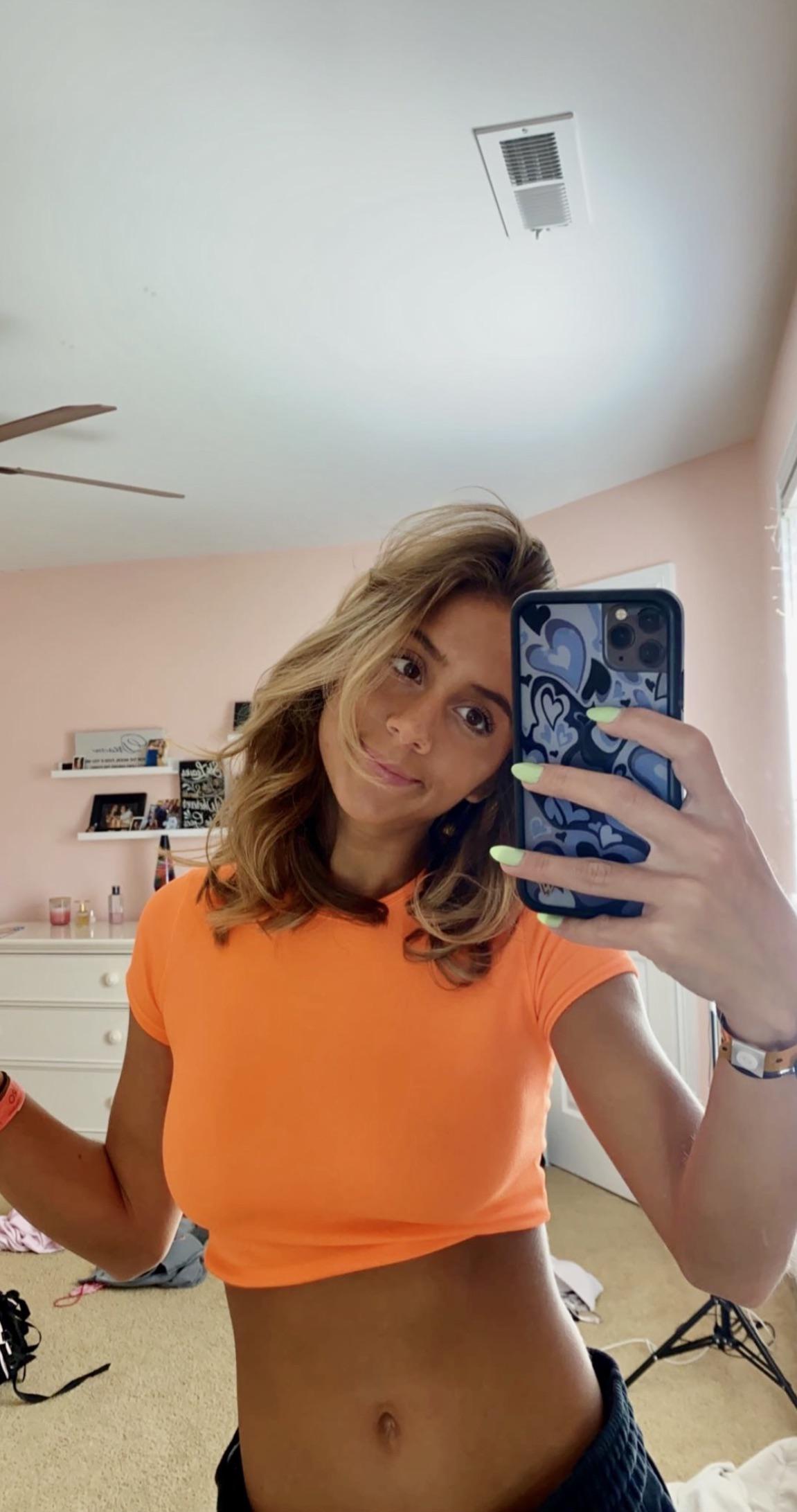 Bellybutton | Scrolller