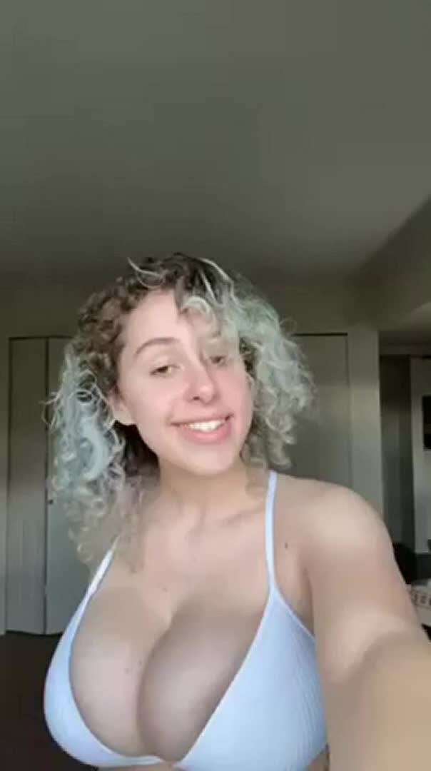 Big and bouncy | Scrolller