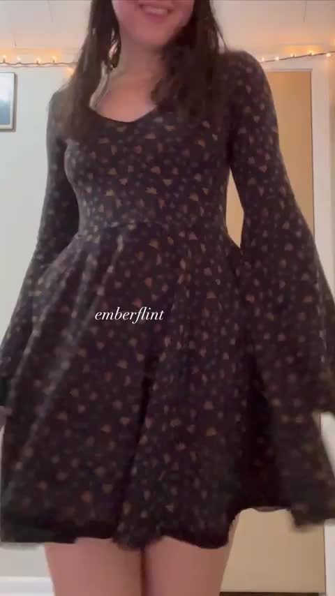 Nice long teasing peel 🤭 | Scrolller