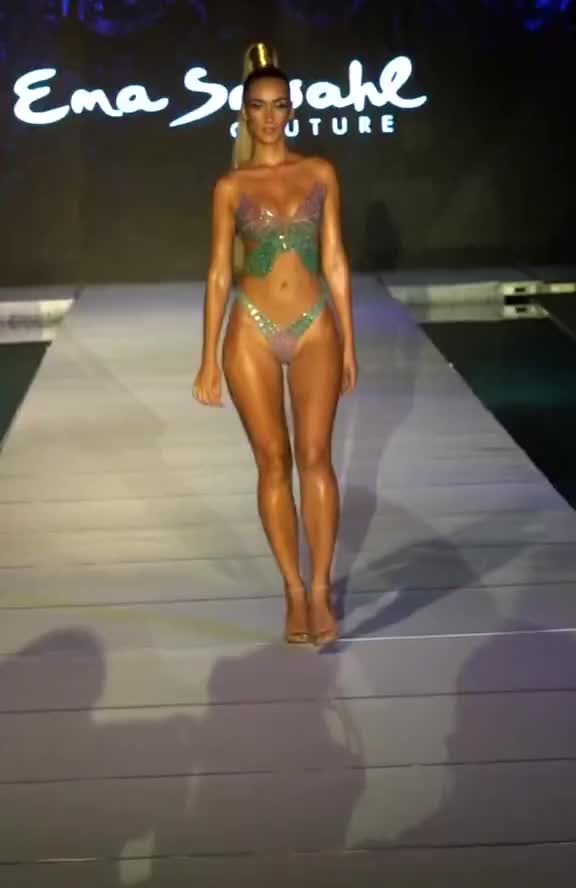 Bikini babe for Miami swim week | Scrolller
