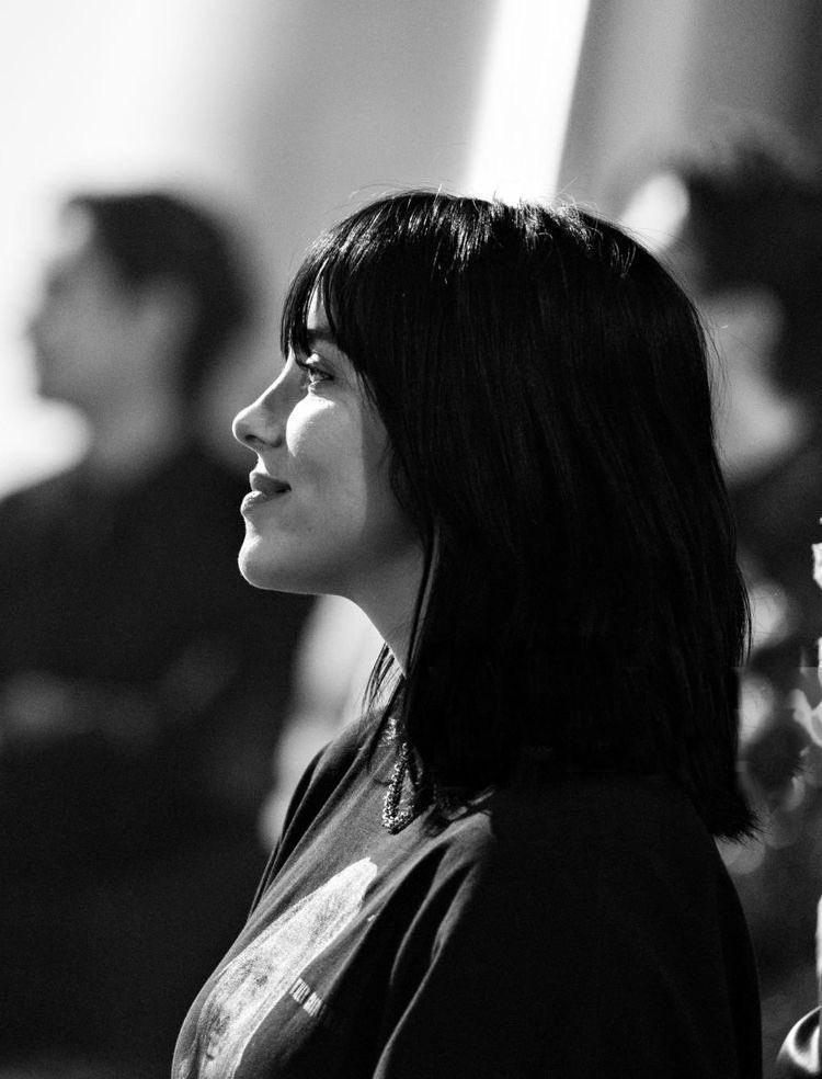 Billie has definitely got one of the best side profiles. She’s just so gorgeous 😩 ️ | Scrolller