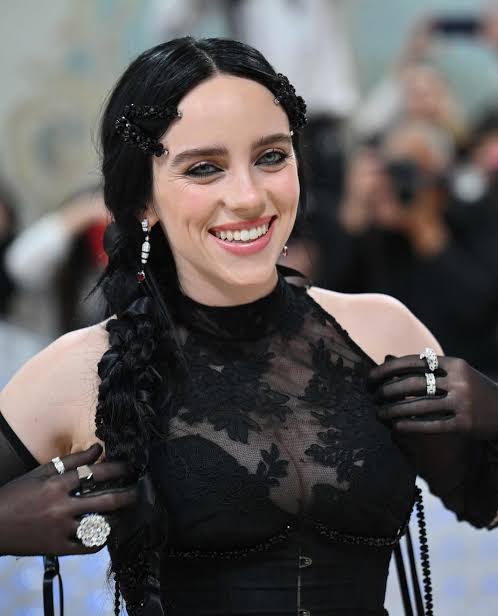 Billie see-through | Scrolller