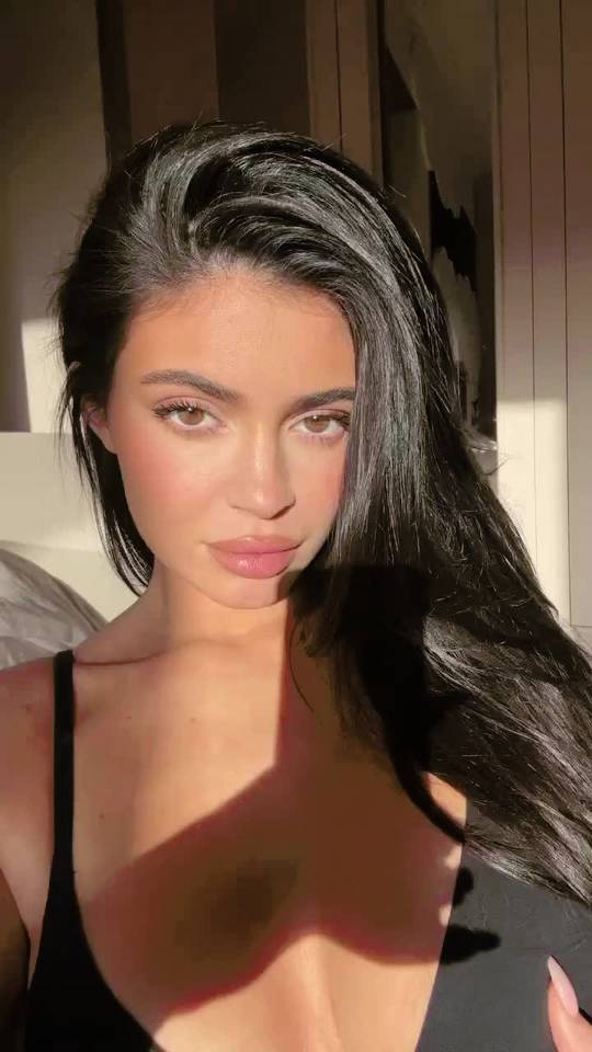 Black Bra IG Story. | Scrolller