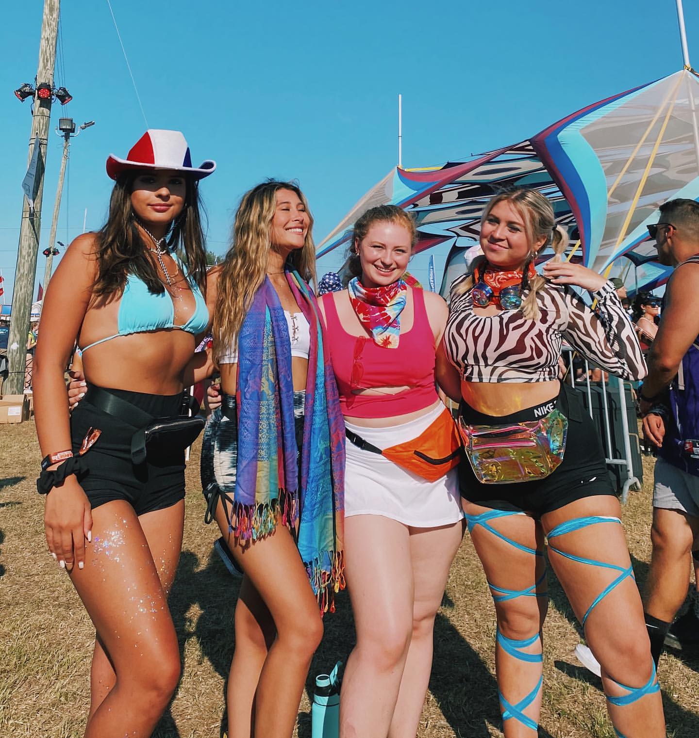 Blue sky | Scrolller