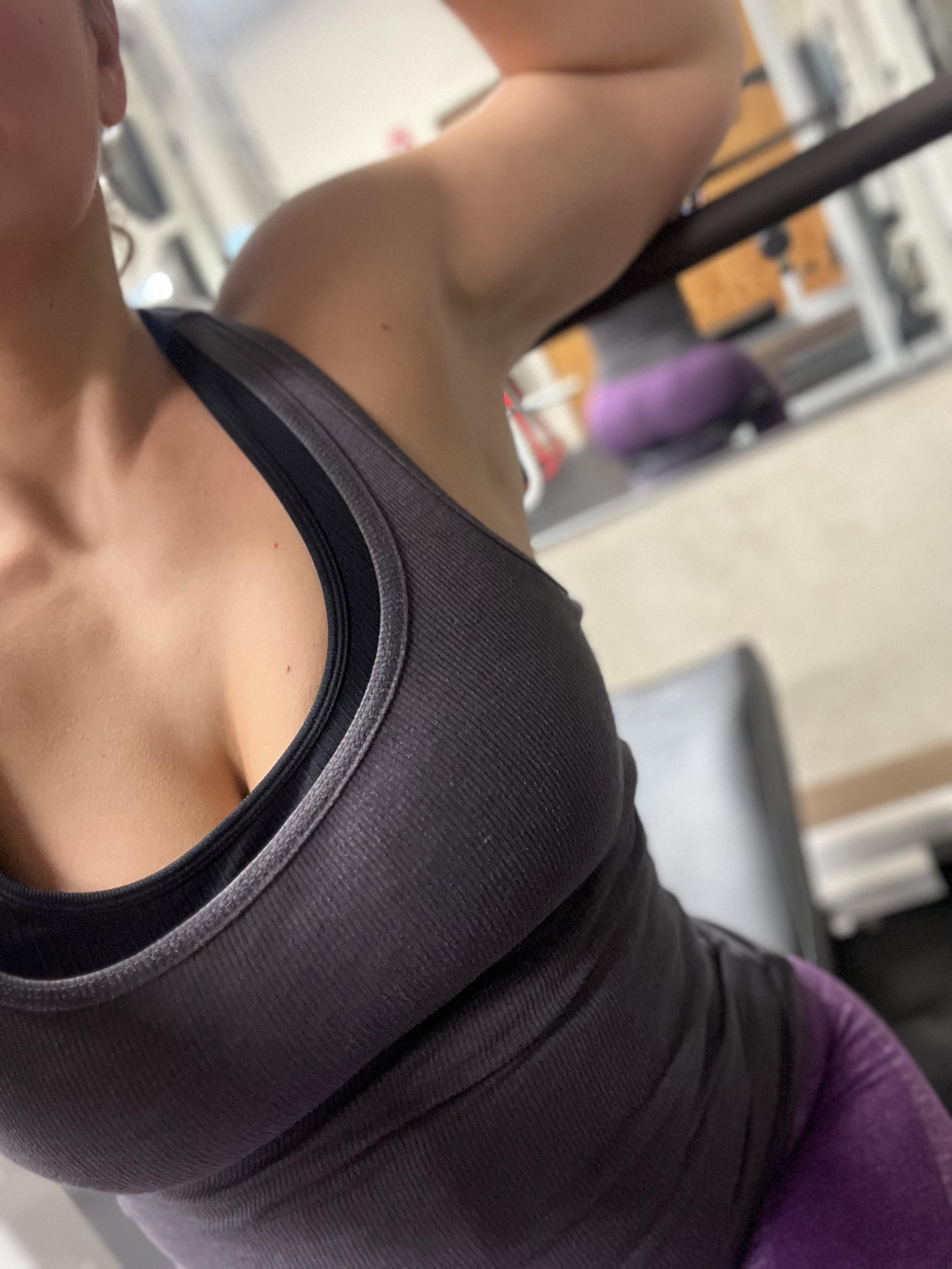 All the proper curves | Scrolller