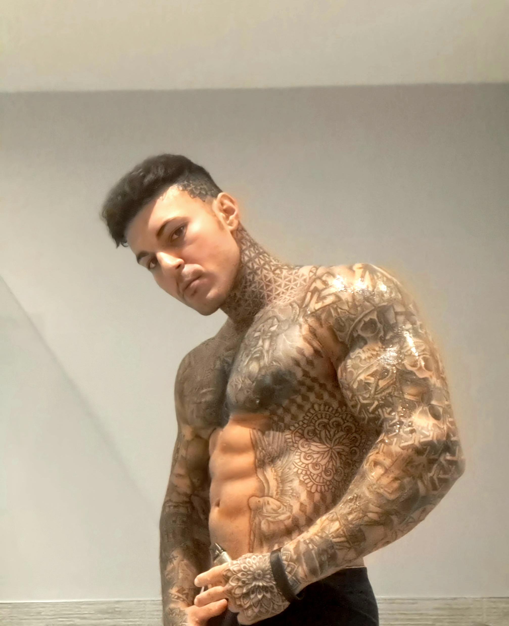 Bow down | Scrolller