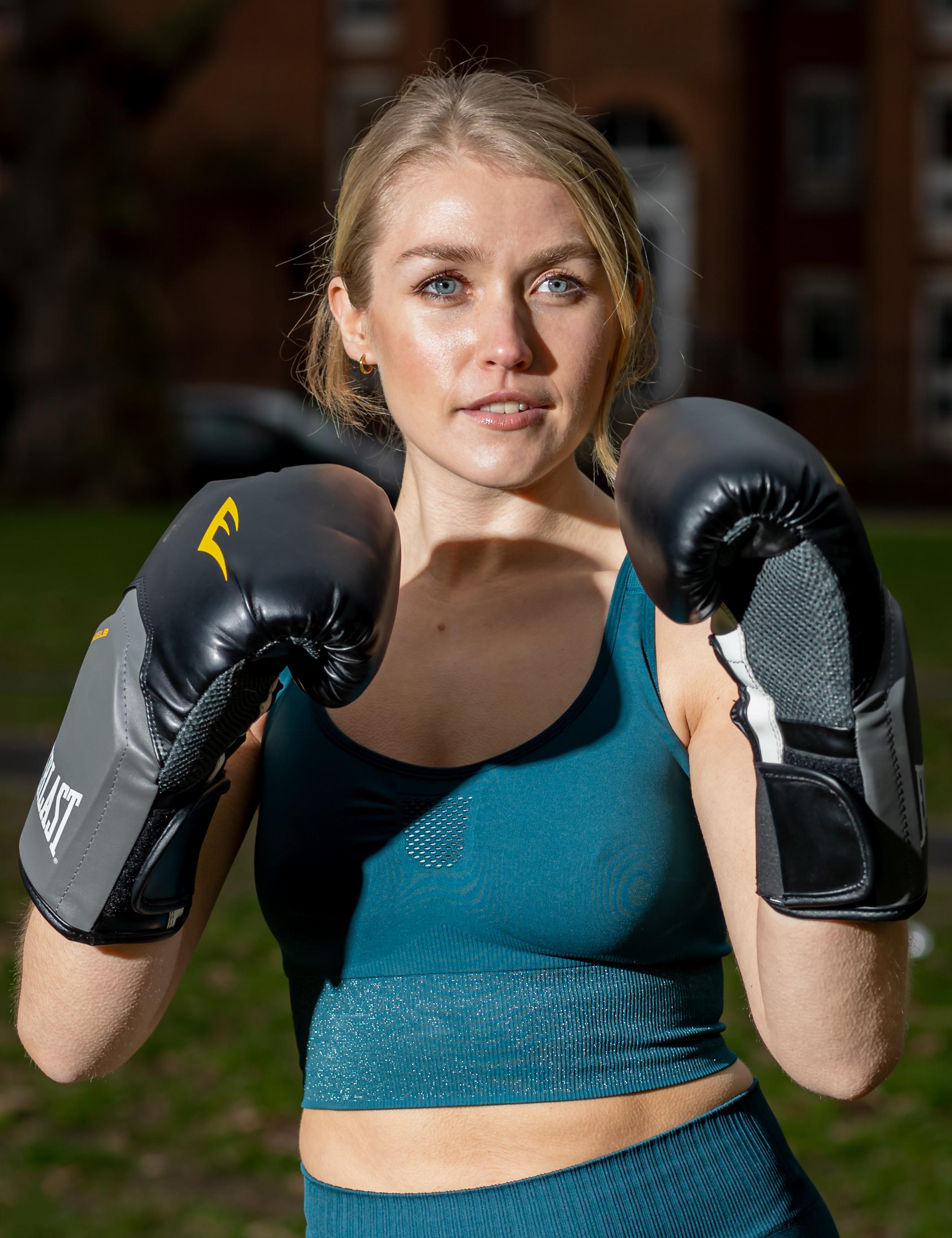 Boxer with fuzzy goosebumps (Click for UHQ) | Scrolller